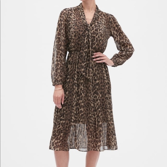 Banana Republic Factory | Dresses | Banana Republic Leopard Print Neck ...